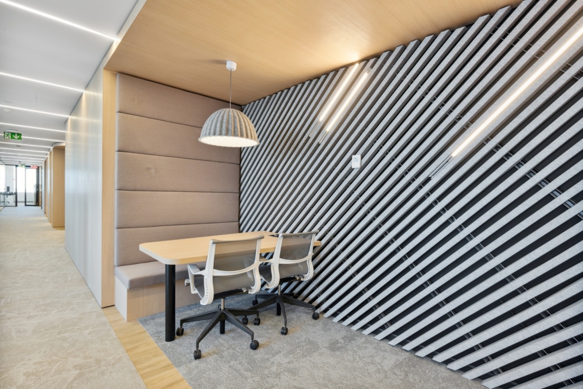 Freshfields Bruckhaus Deringer Offices - Ixelles | Office Snapshots