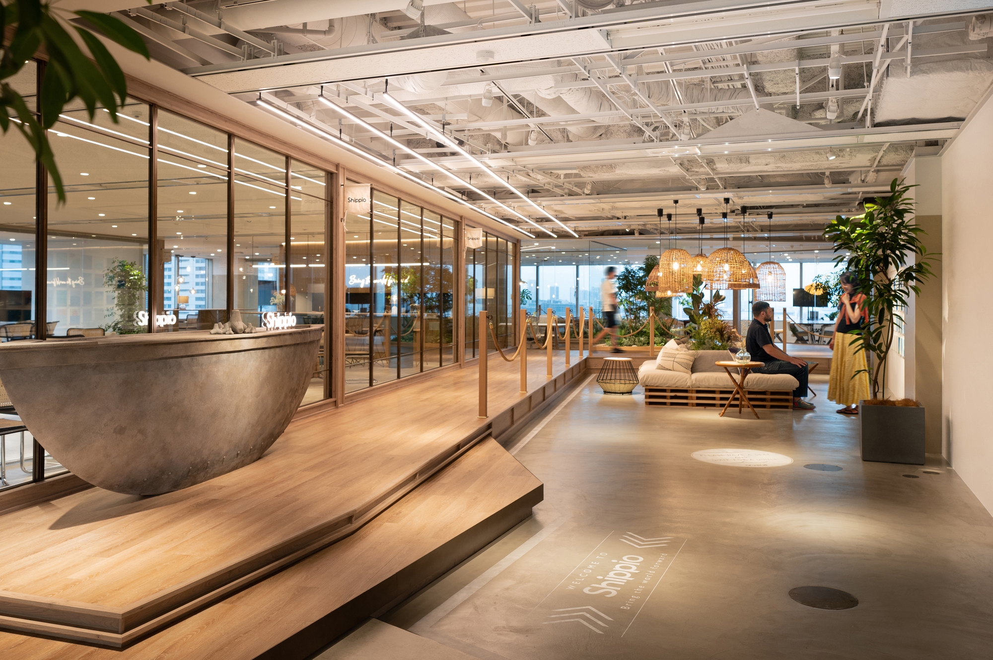 Yoko Okada | Photographer | Office Snapshots