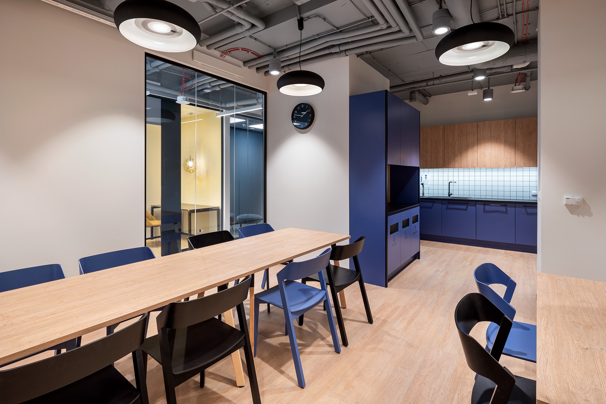 Estee Lauder Offices - Warsaw | Office Snapshots