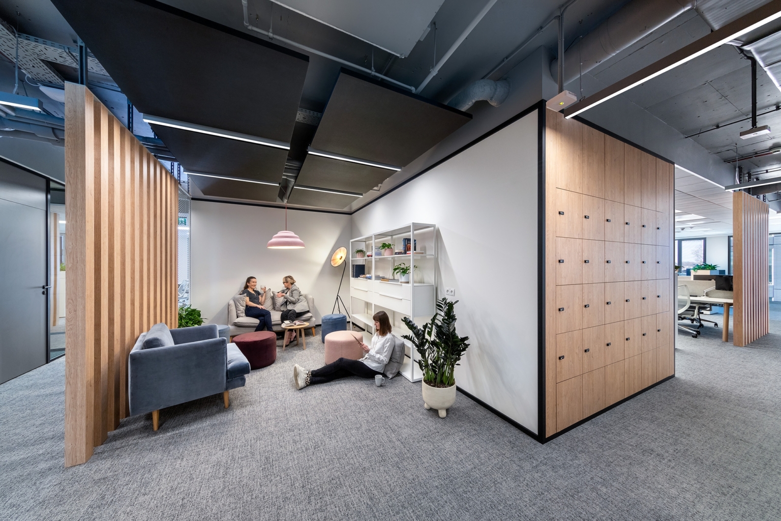 Estee Lauder Offices - Warsaw | Office Snapshots