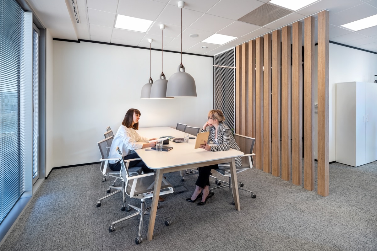 Estee Lauder Offices - Warsaw | Office Snapshots