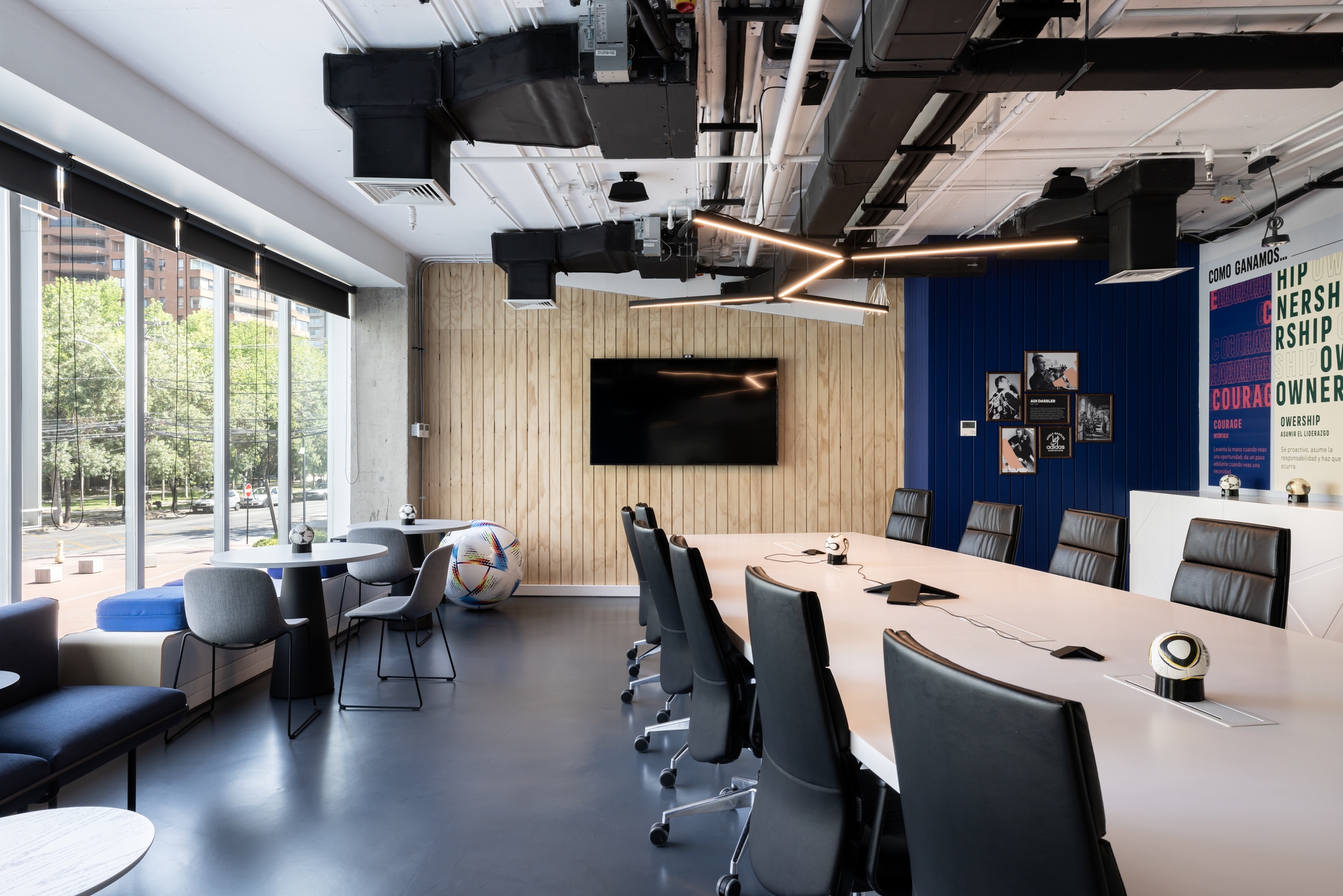 Adidas Offices - Santiago | Office Snapshots