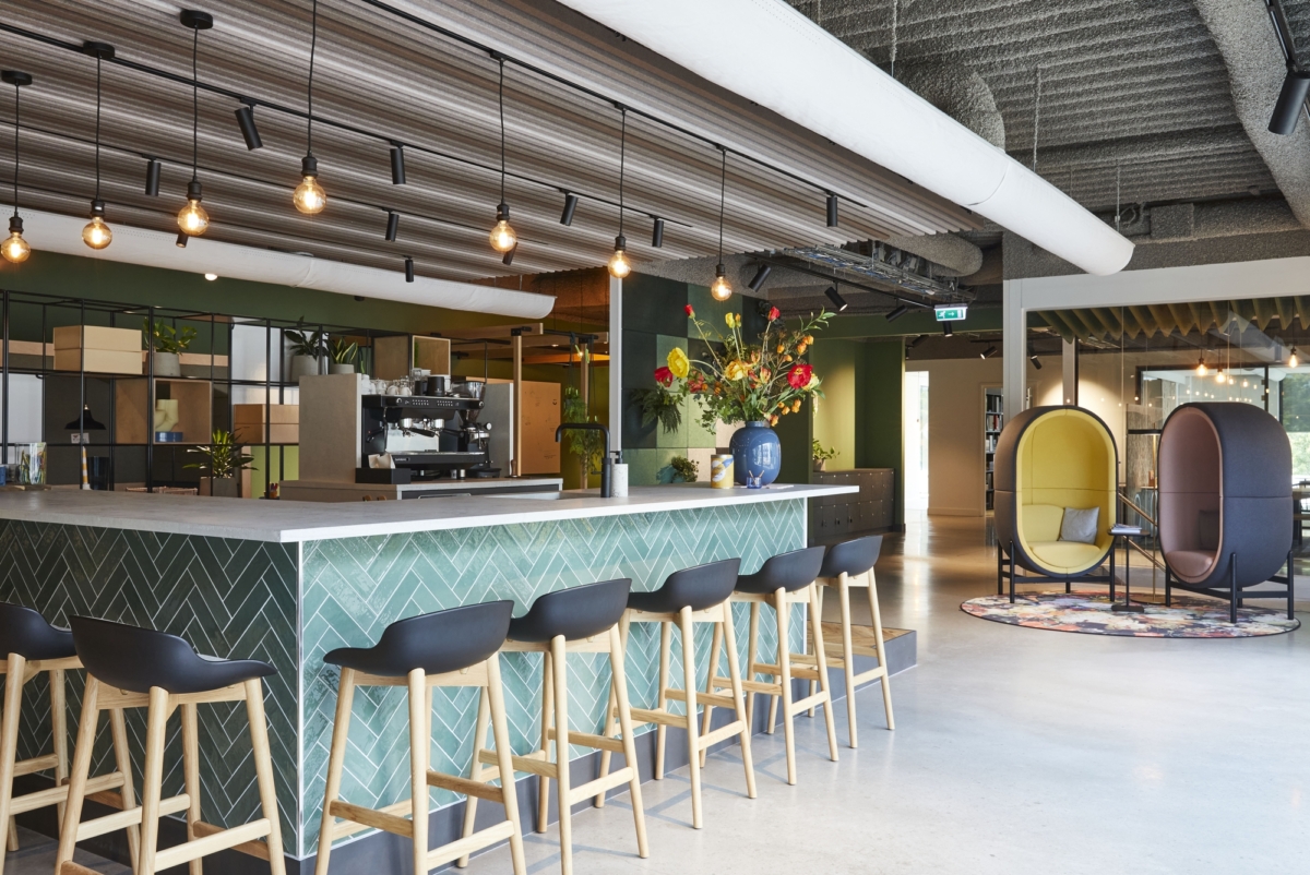 DPI Showroom and Offices - Amsterdam | Office Snapshots