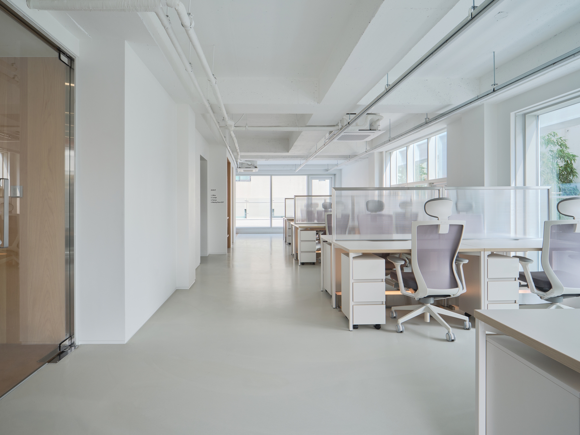 23:59 Offices - Seoul | Office Snapshots