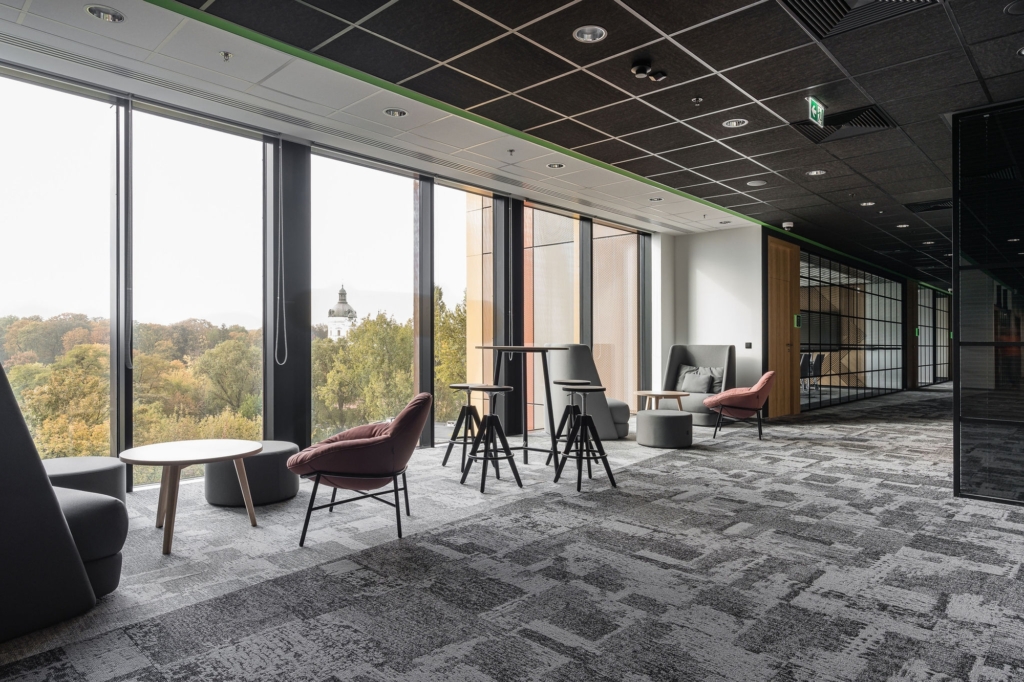 Leroy Merlin Offices - Warsaw | Office Snapshots