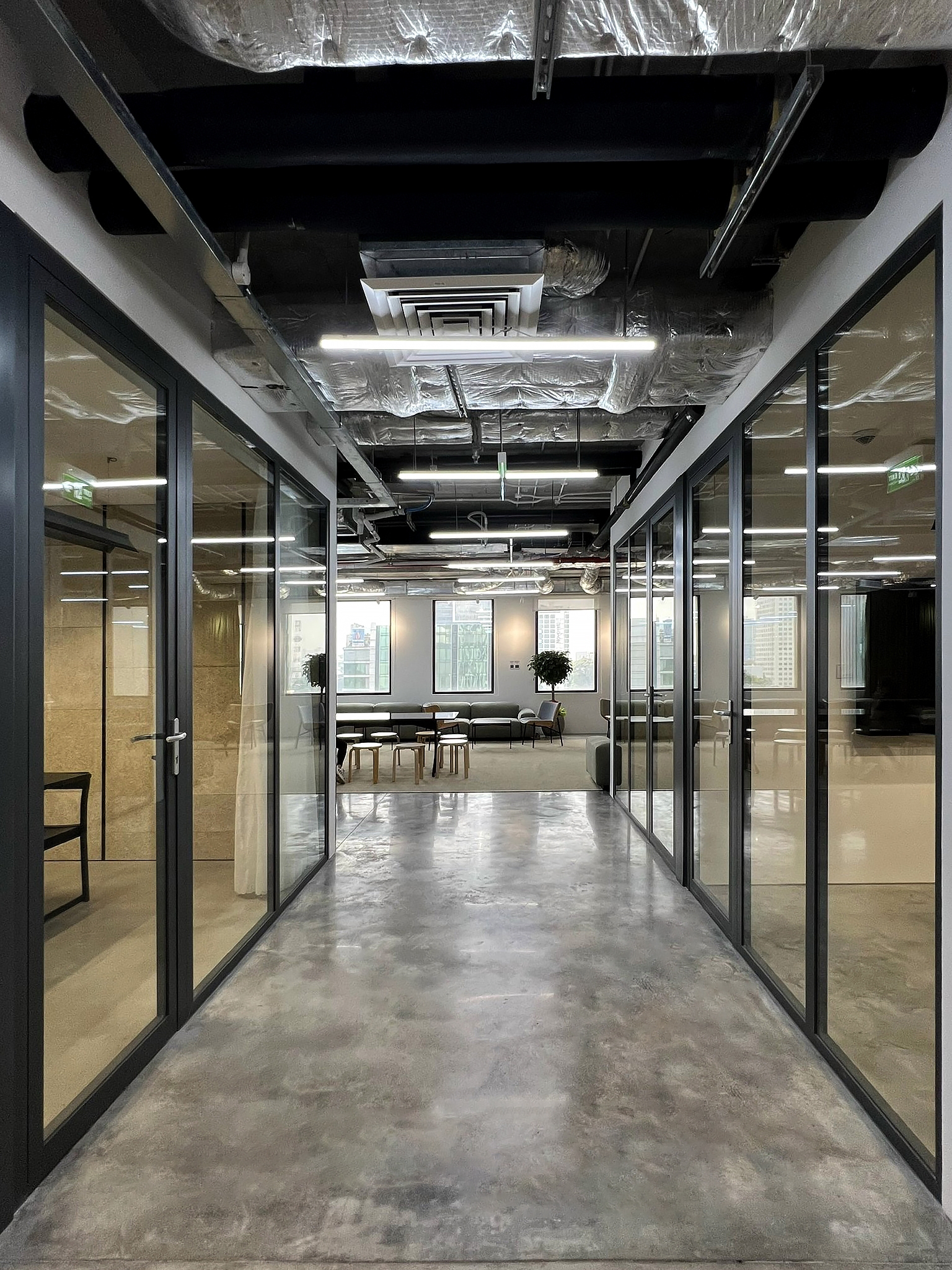 On Running Offices - Ho Chi Minh City | Office Snapshots