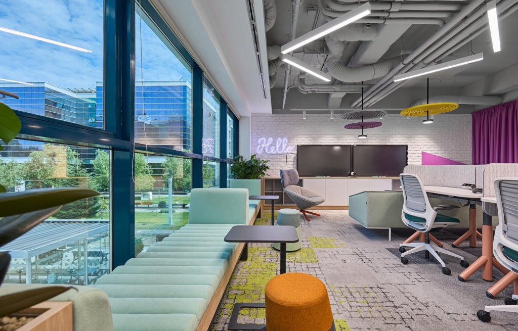 Accenture Technology Innovation Center - Bucharest | Office Snapshots