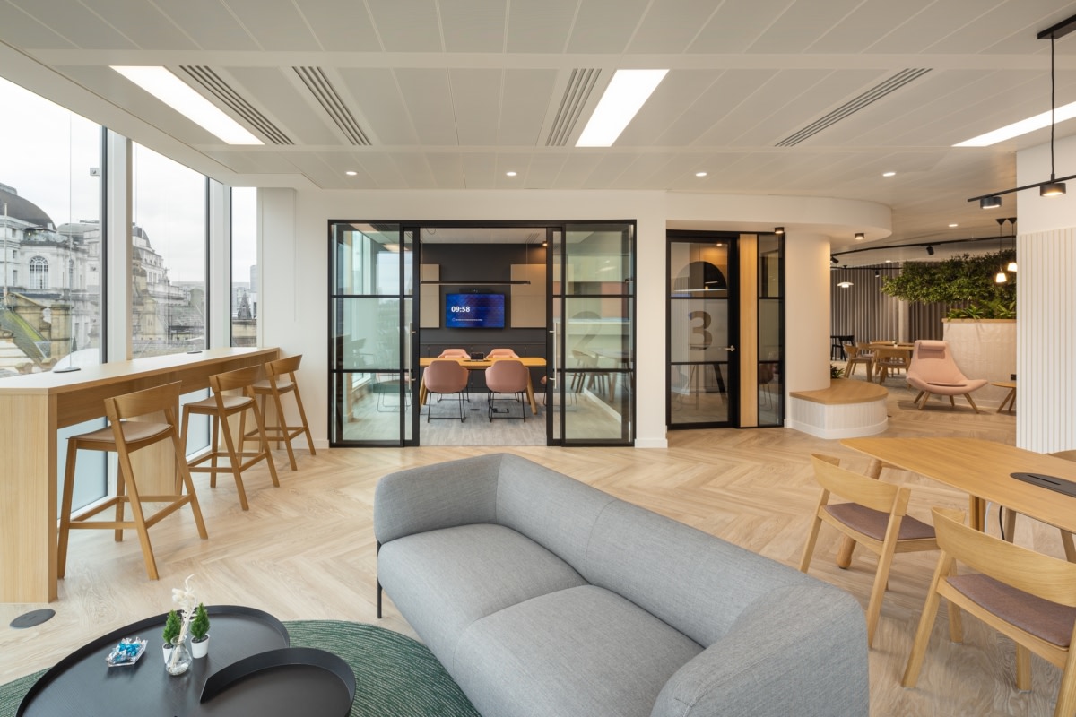 Avison Young Offices - Manchester | Office Snapshots