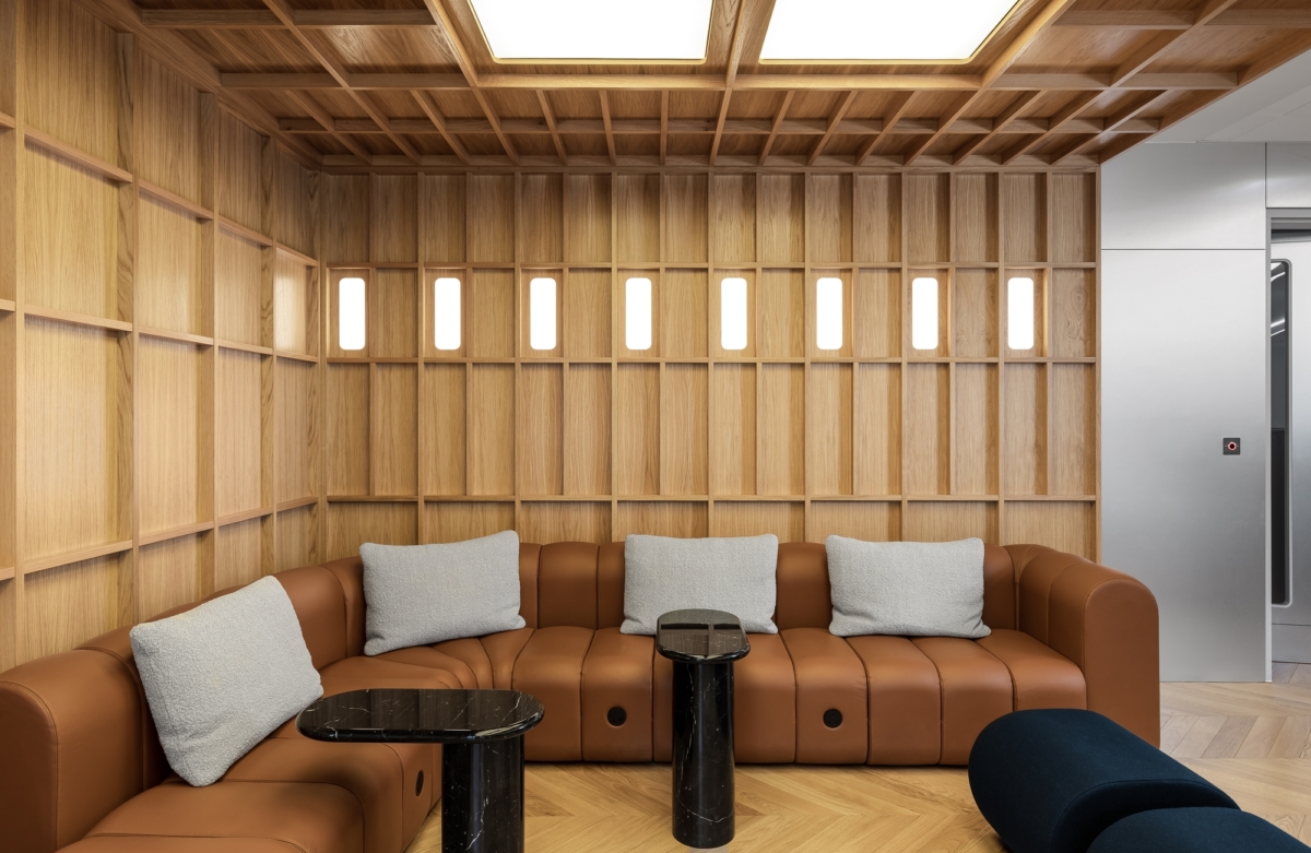 Confidential Cryptocurrency Finance House - London | Office Snapshots