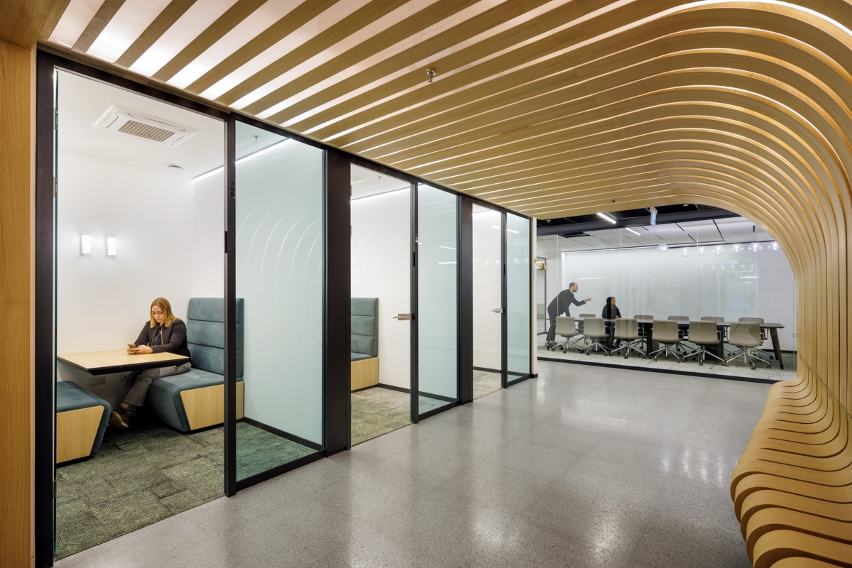 Momentis Offices - Or Yehuda | Office Snapshots