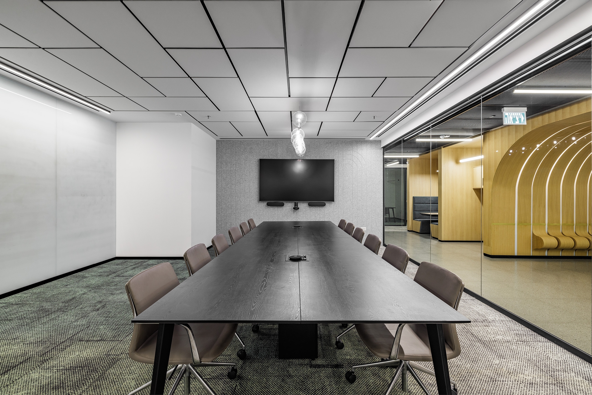 Momentis Offices - Or Yehuda | Office Snapshots