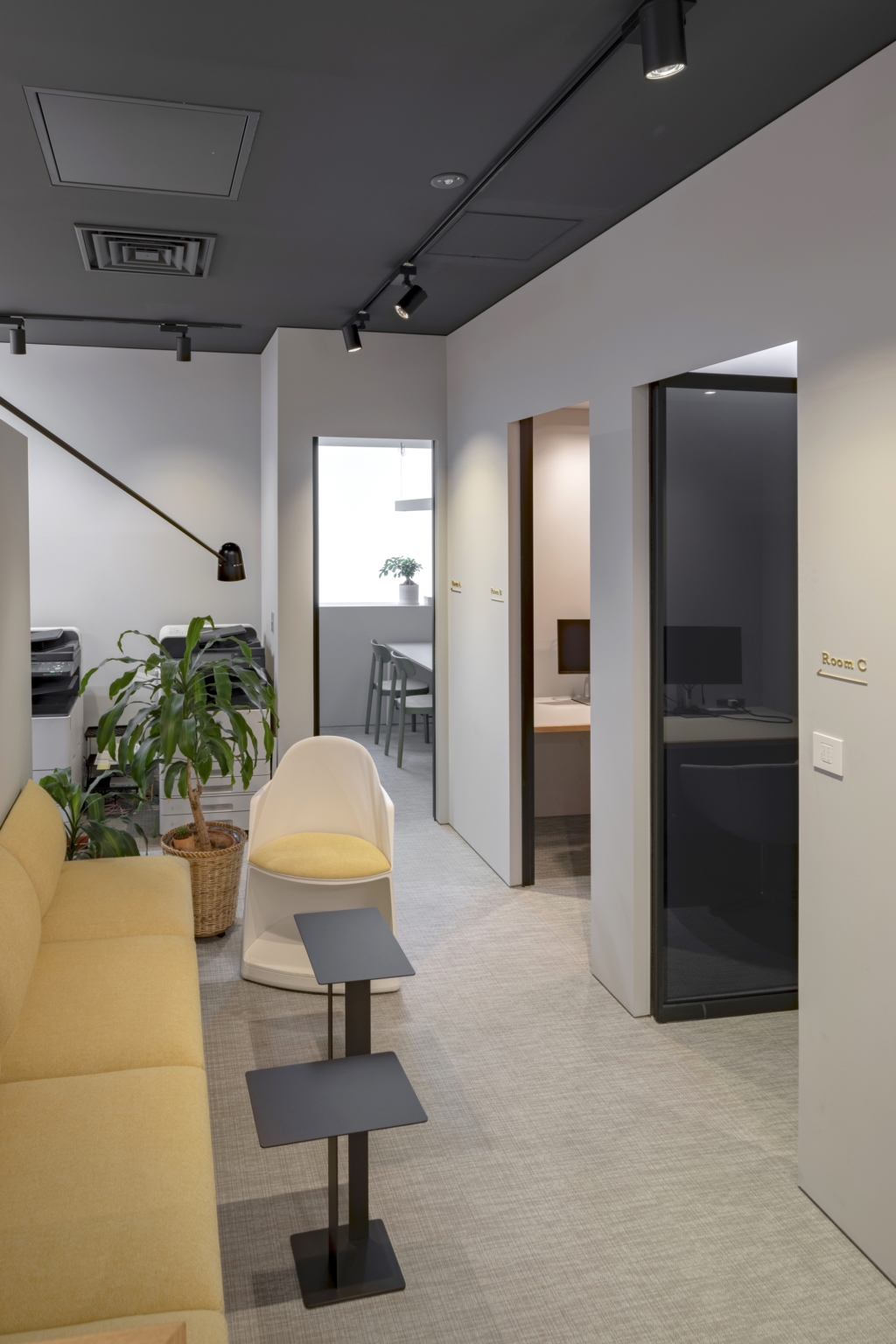 Yamagiwa Showroom and Offices - Osaka | Office Snapshots