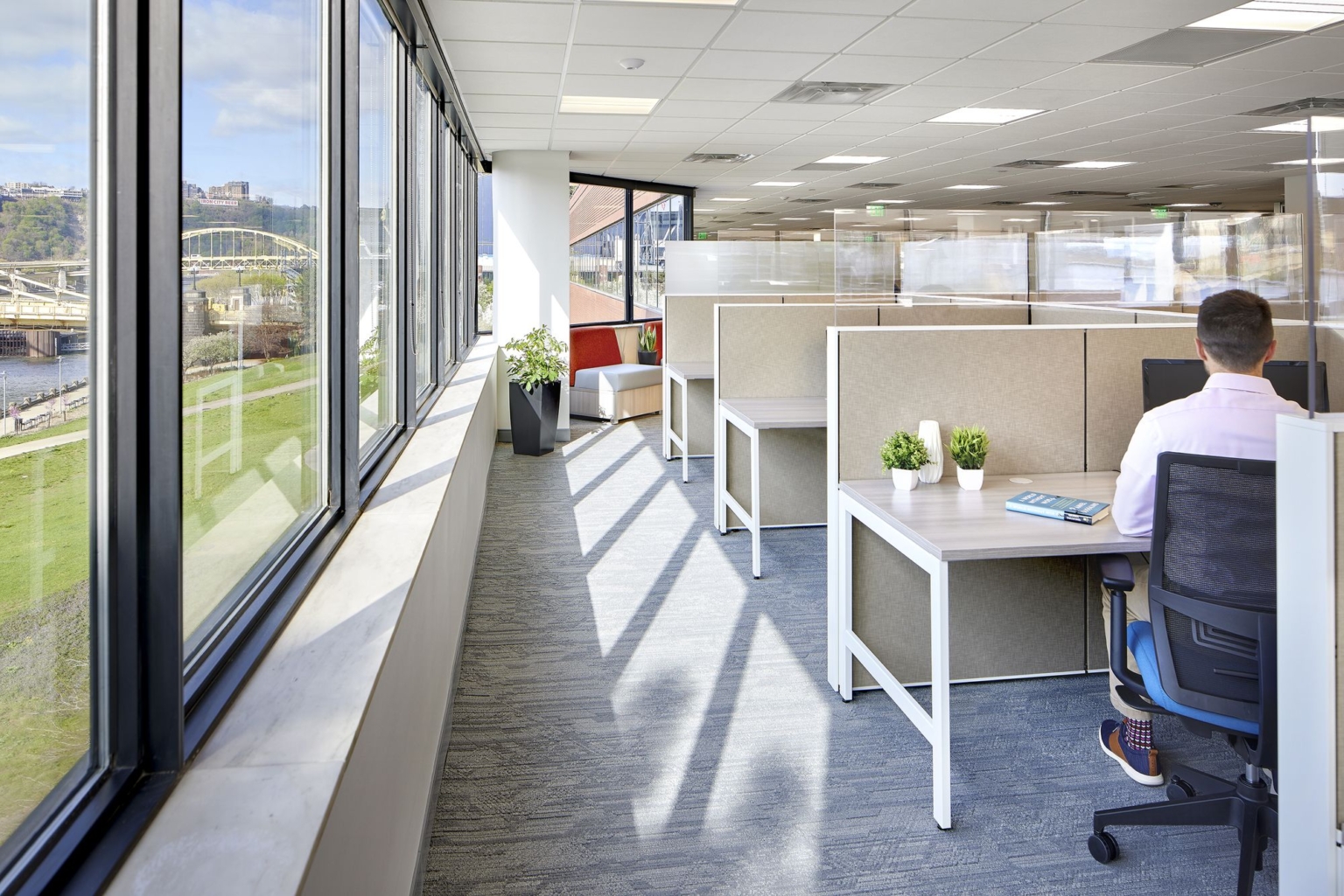 Matthews International Offices - Pittsburgh | Office Snapshots