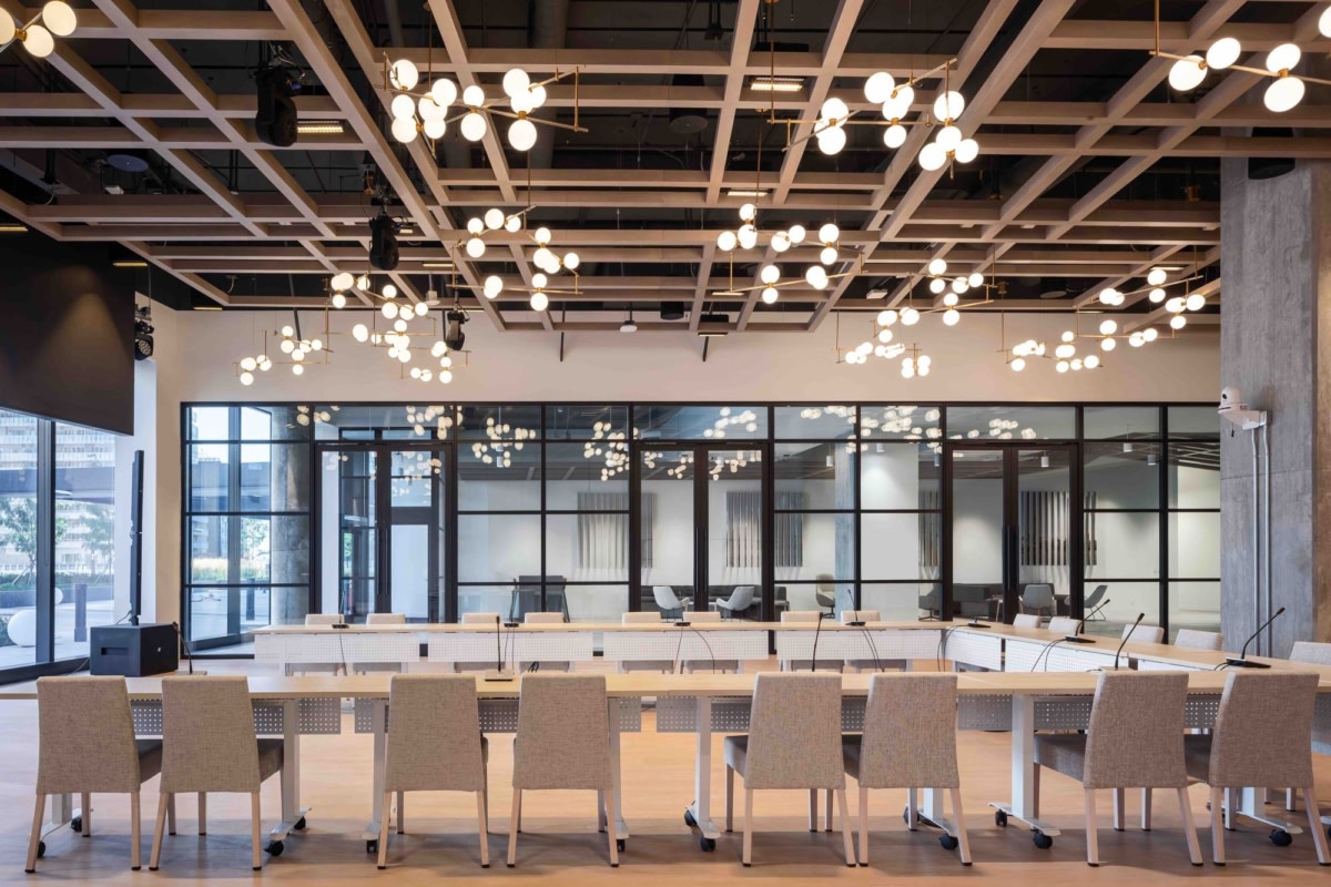 Toronto Region Board of Trade Offices - Toronto | Office Snapshots