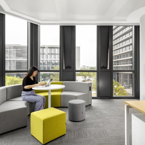 NOVAH Cube | Office Snapshots