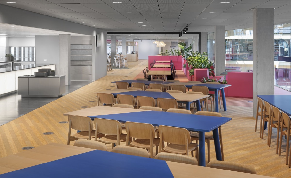 Booking.com Offices - Amsterdam | Office Snapshots