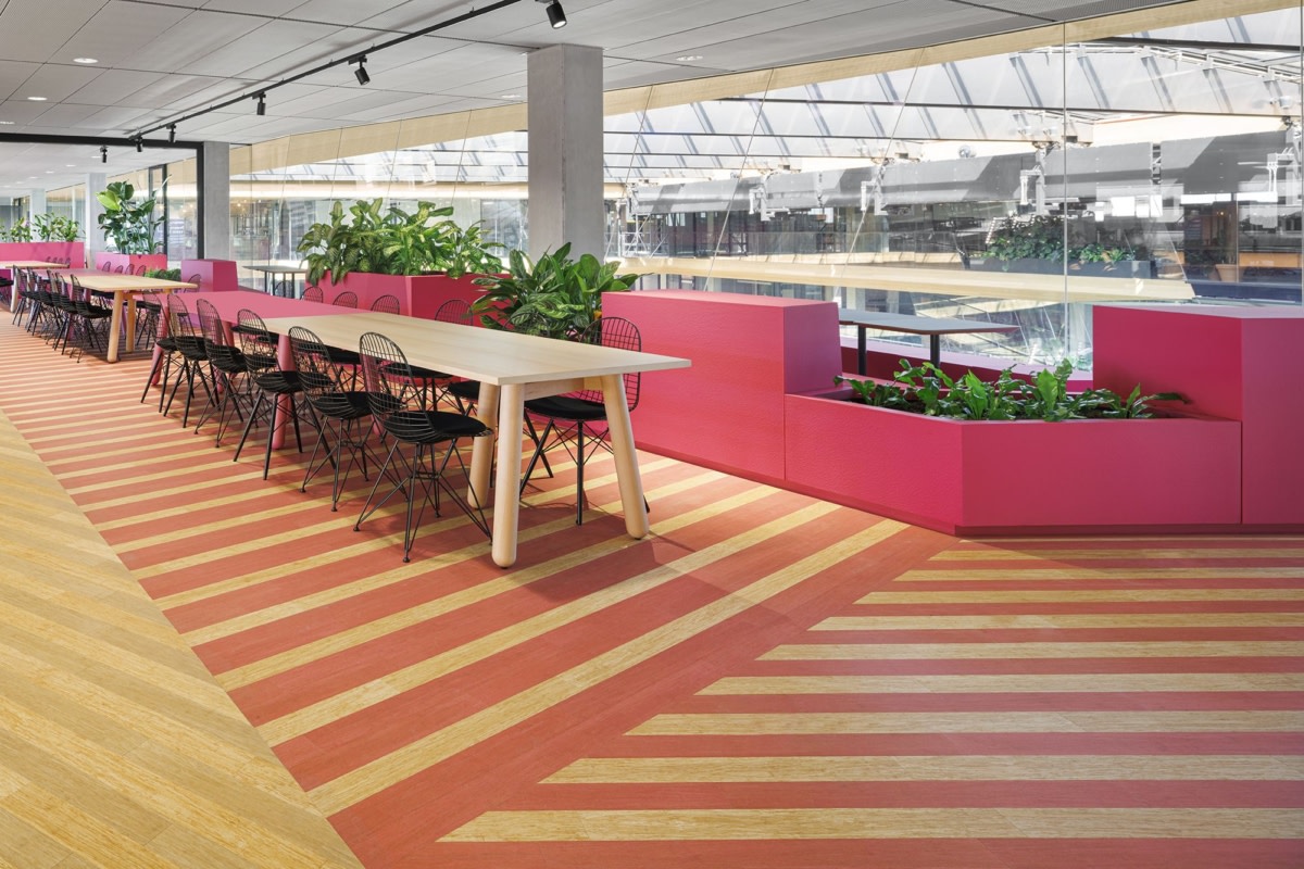 Booking.com Offices - Amsterdam | Office Snapshots