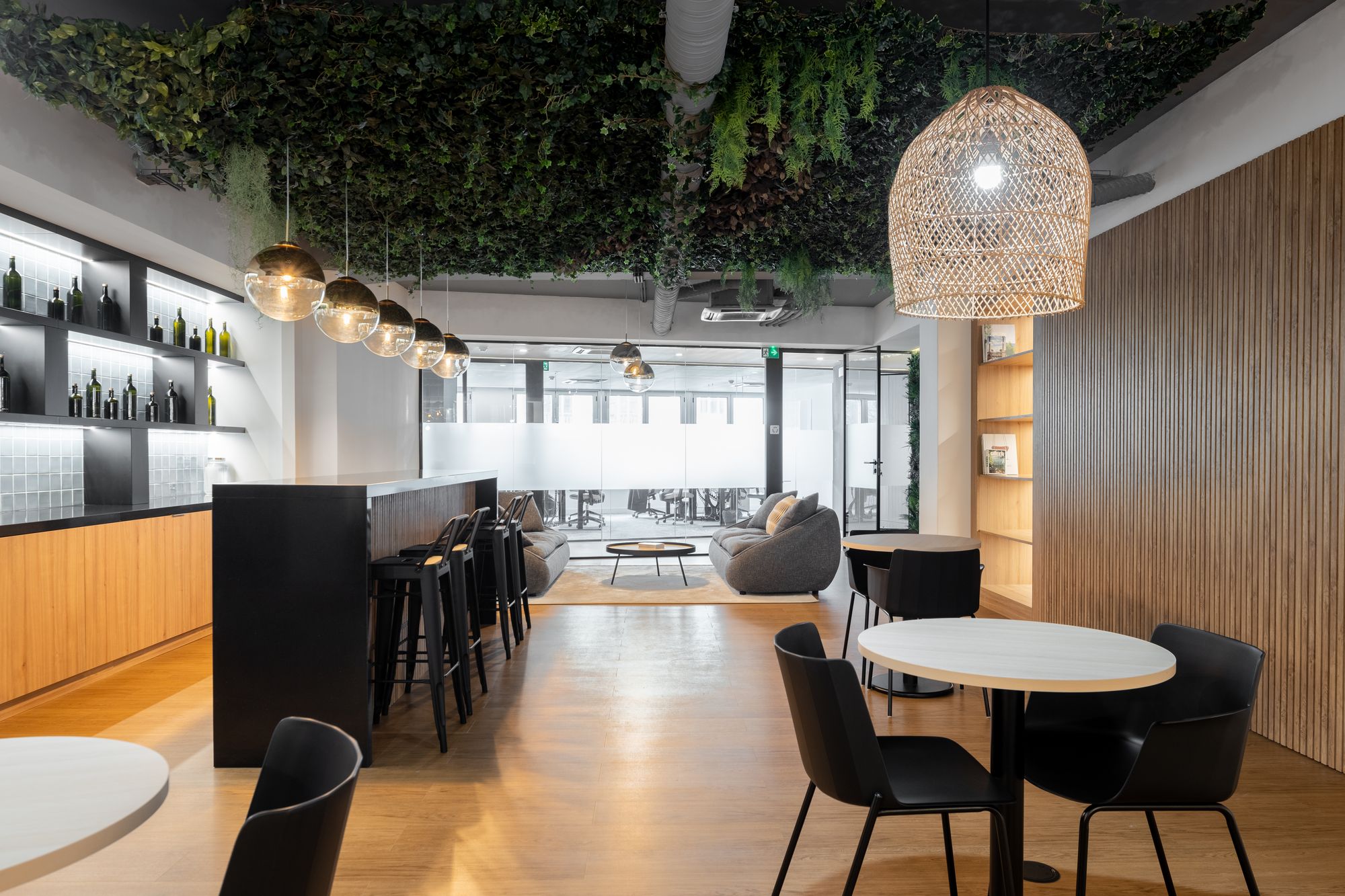Aquila Capital Offices - Lisbon | Office Snapshots