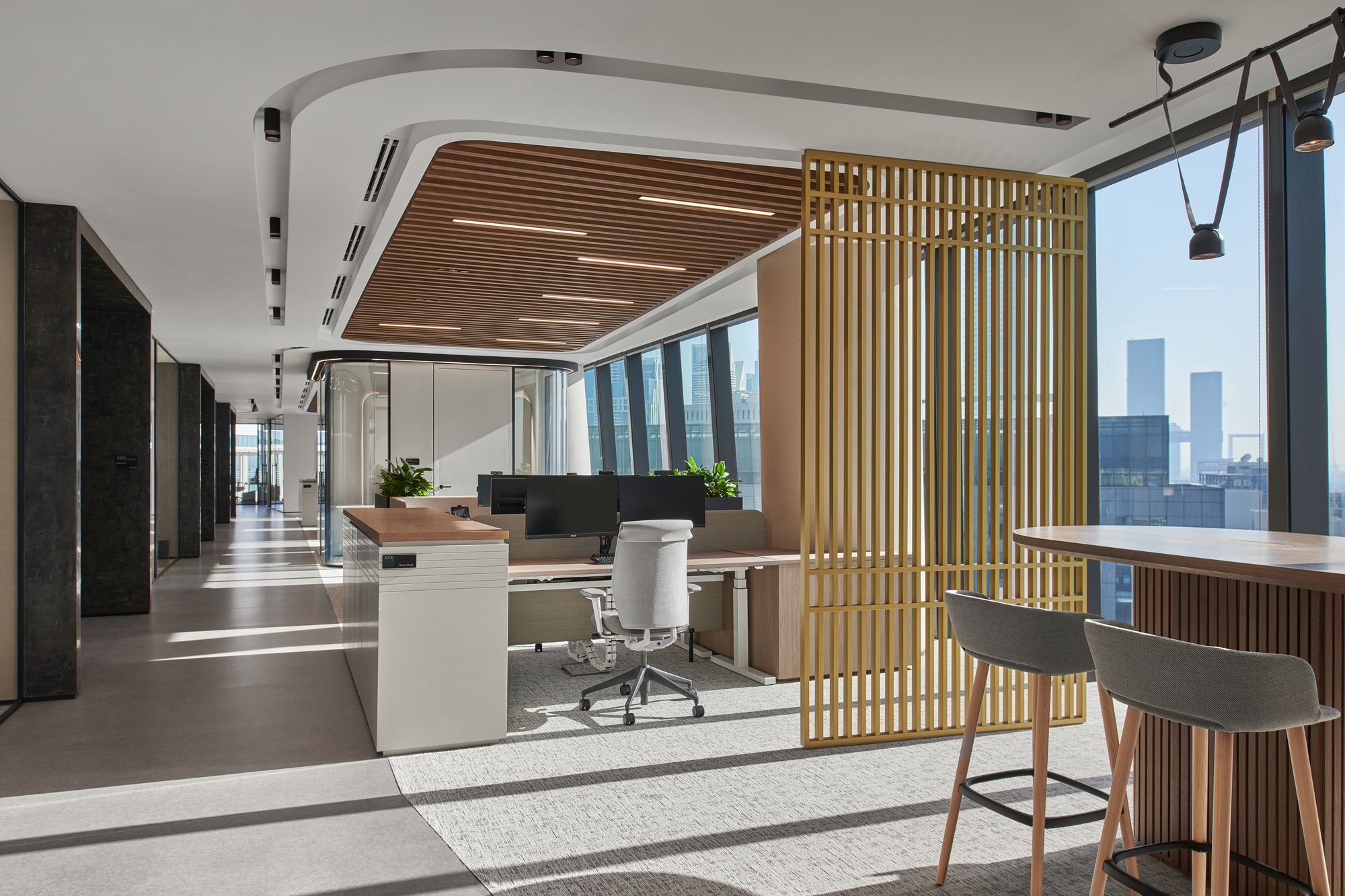 White & Case Offices - Dubai | Office Snapshots