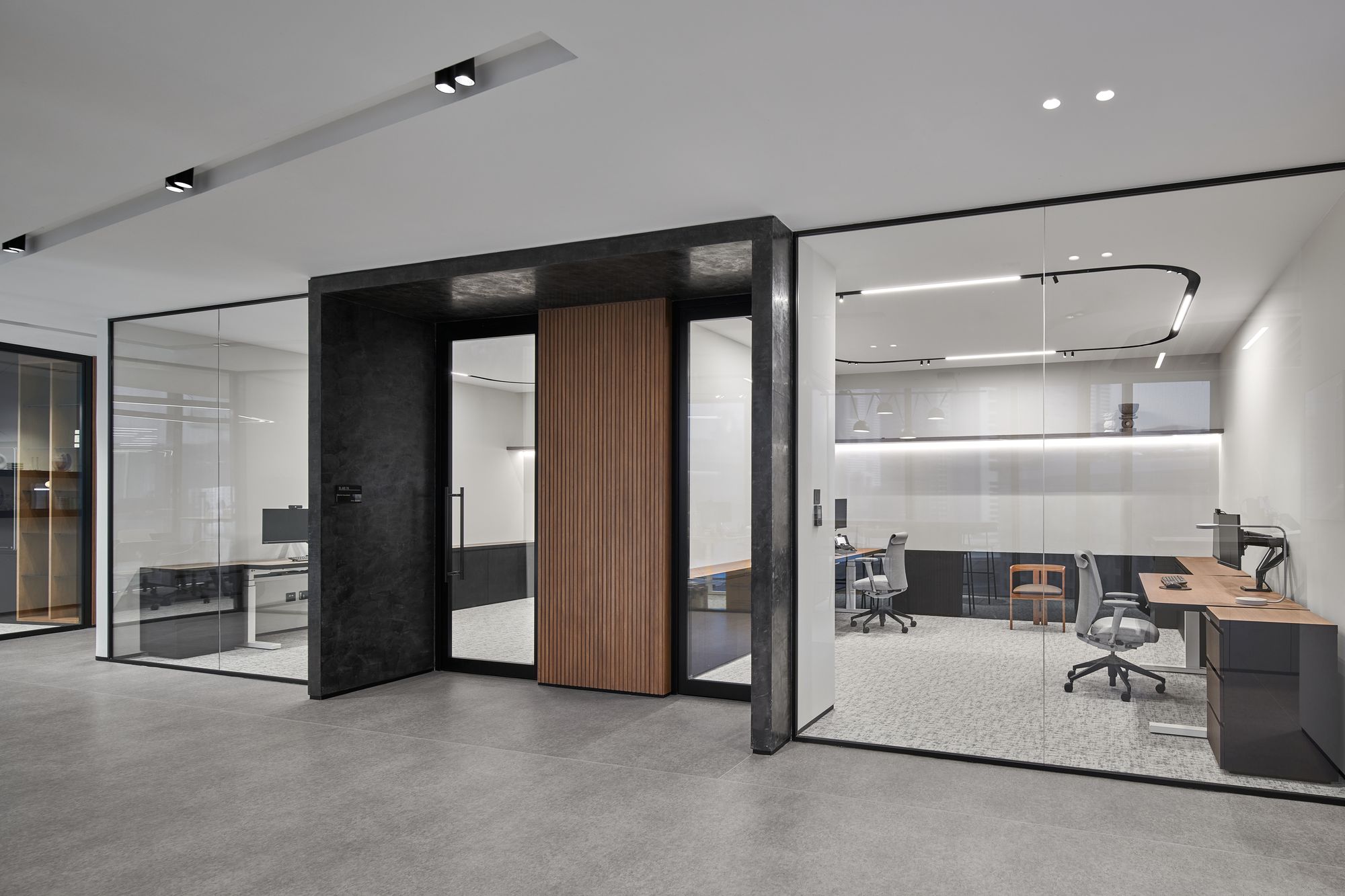 White & Case Offices - Dubai | Office Snapshots