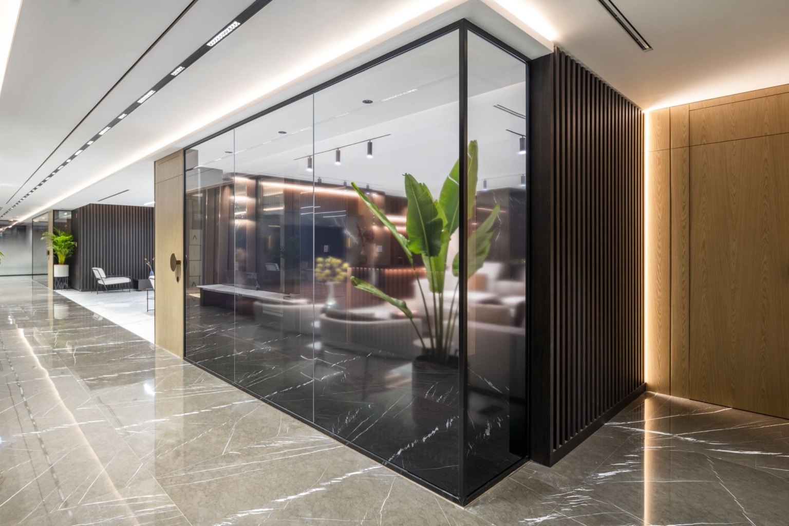 Amanat Holdings Offices - Dubai | Office Snapshots