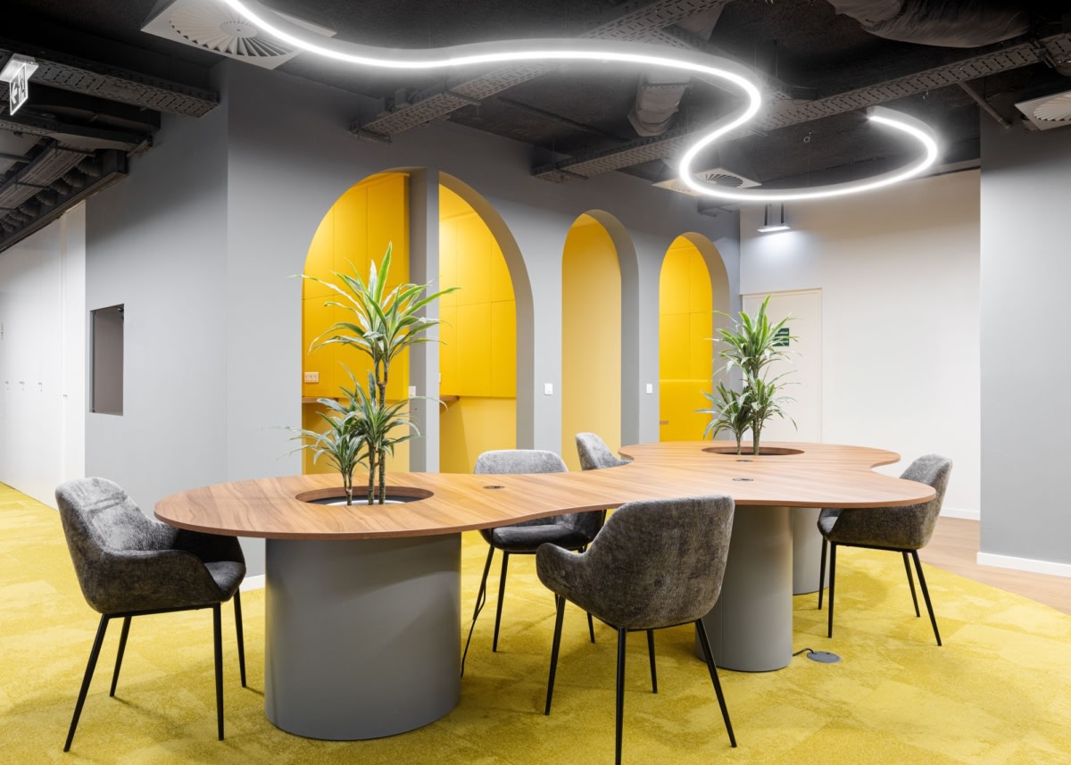 Swiss Post Offices - Lisbon | Office Snapshots