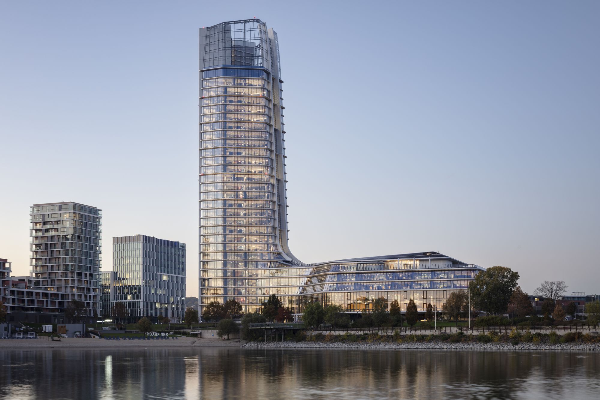 MOL Group Headquarters - Budapest | Office Snapshots