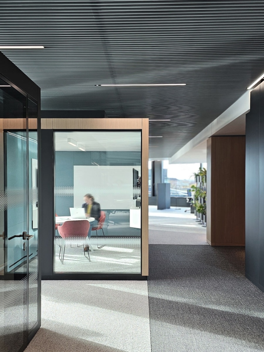 Continental Corporate Headquarters - Hanover | Office Snapshots