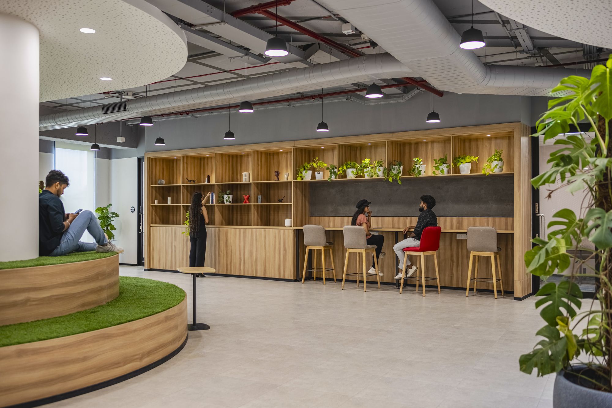 Prashant Bhat | Photographer | Office Snapshots