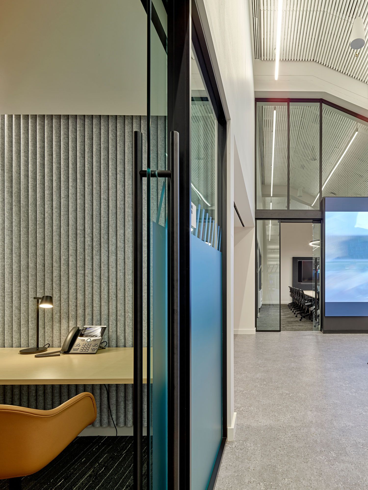 Confidential Communications Technology Company Offices | Office Snapshots