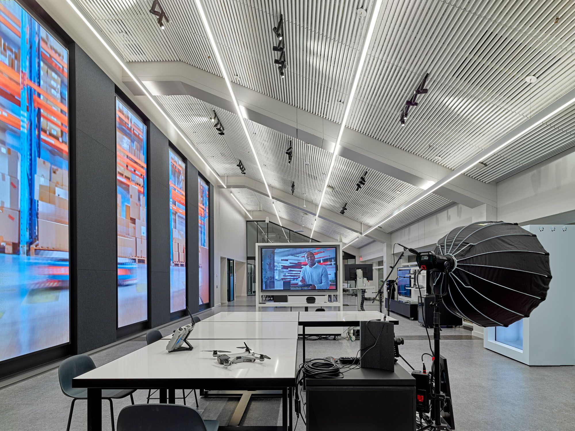 Confidential Communications Technology Company Offices | Office Snapshots