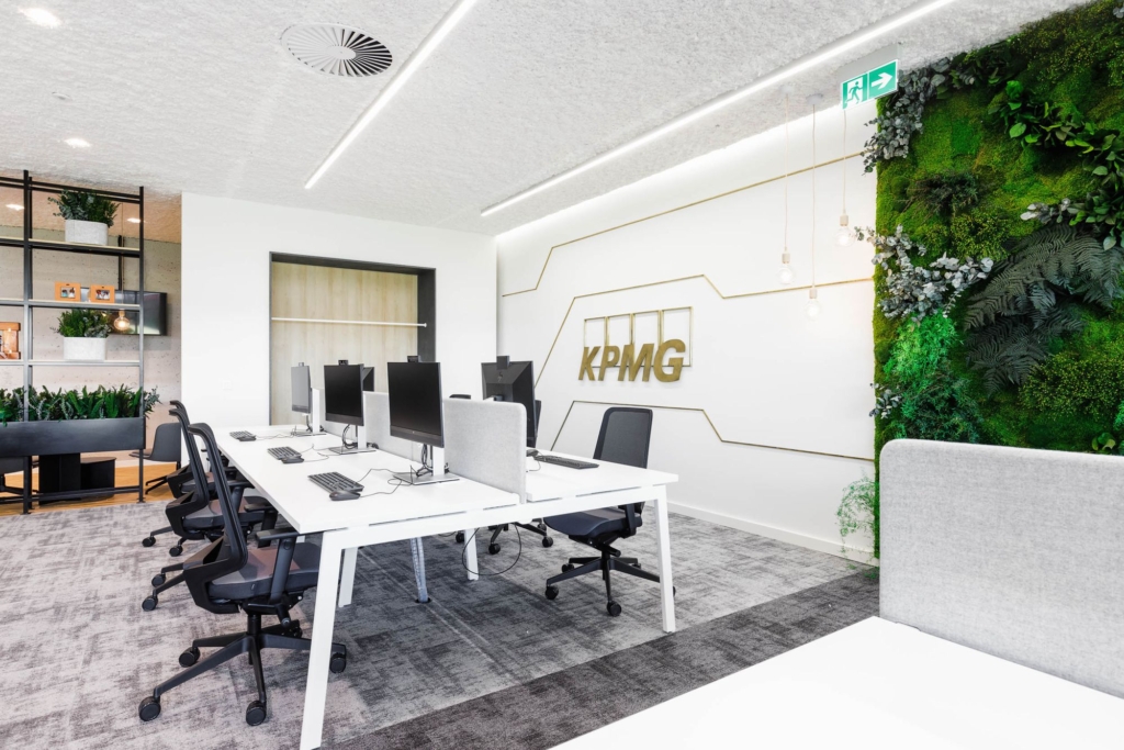 KPMG Offices - Évora | Office Snapshots