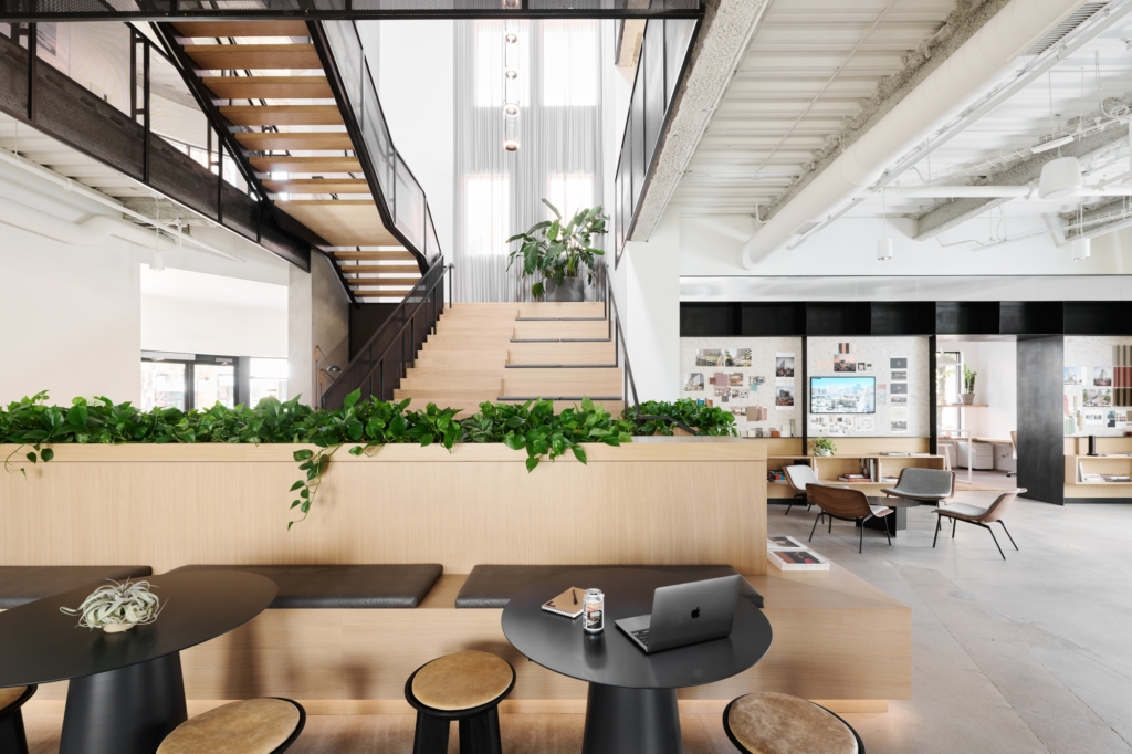 LG Group Offices - Chicago | Office Snapshots