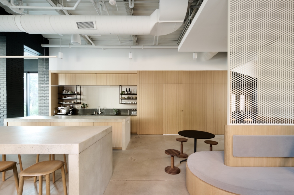 LG Group Offices - Chicago | Office Snapshots