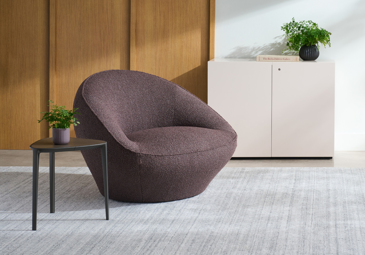 Davis Furniture Elora | Office Snapshots