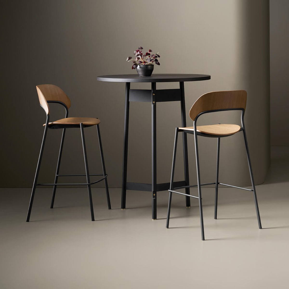 Davis Furniture Turme | Office Snapshots