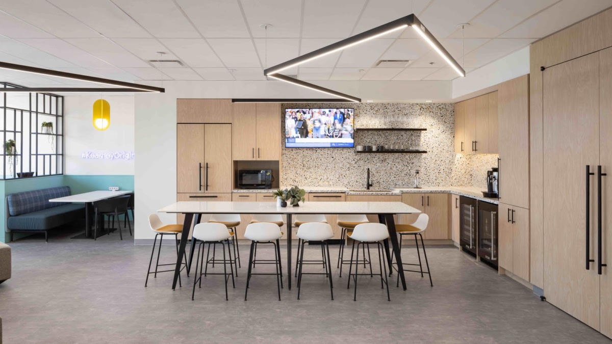 Kearney Offices - Toronto | Office Snapshots