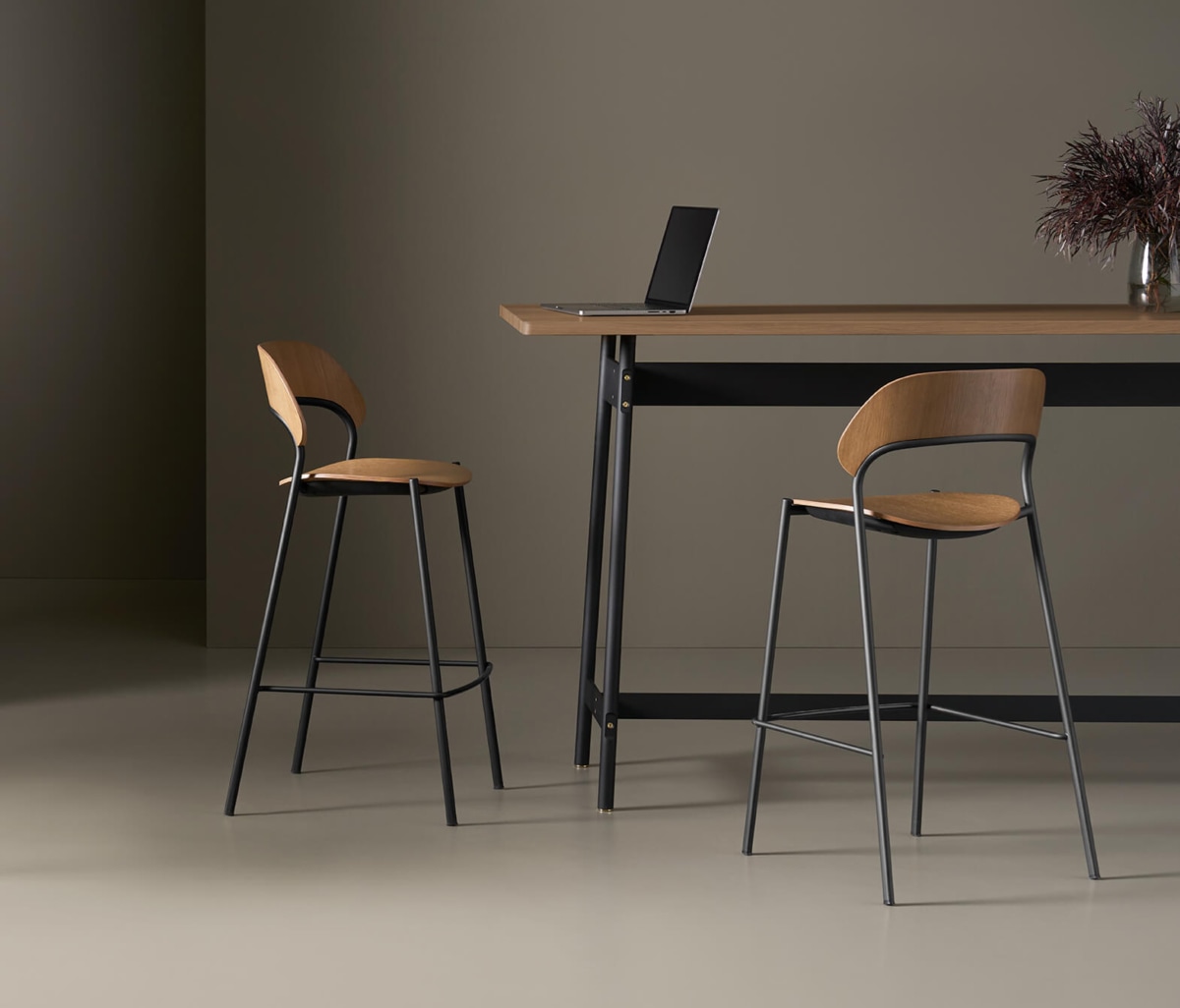 Davis Furniture Turme | Office Snapshots