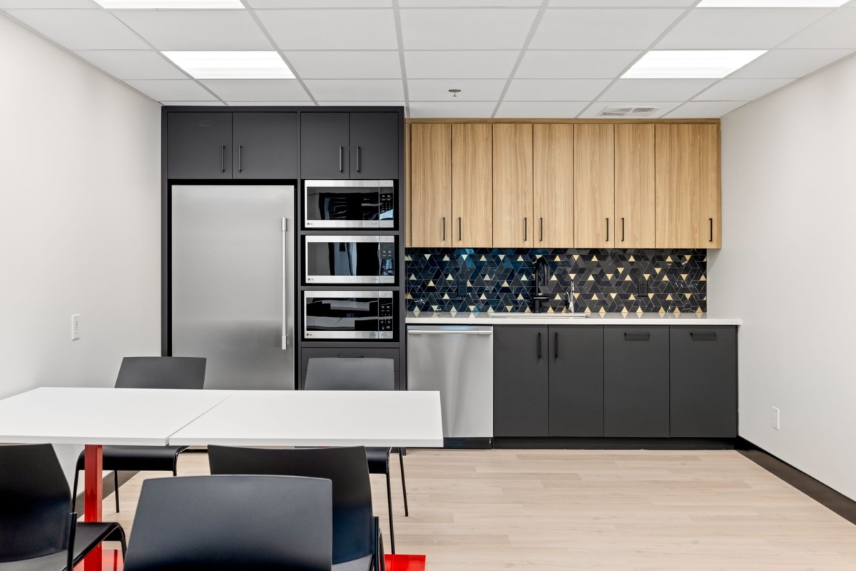 Canam Engineering Offices - Mississauga | Office Snapshots