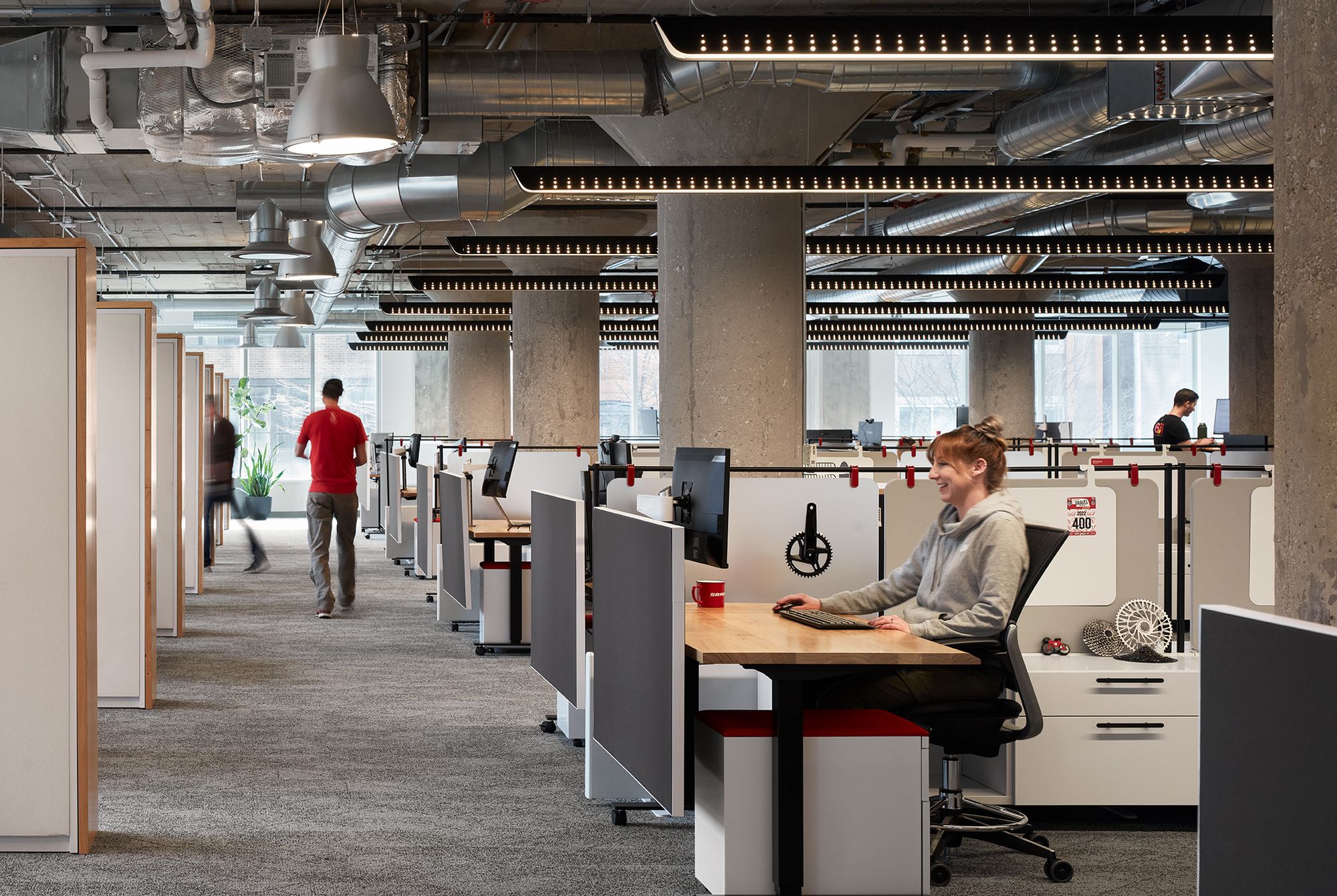 SRAM Offices - Chicago | Office Snapshots