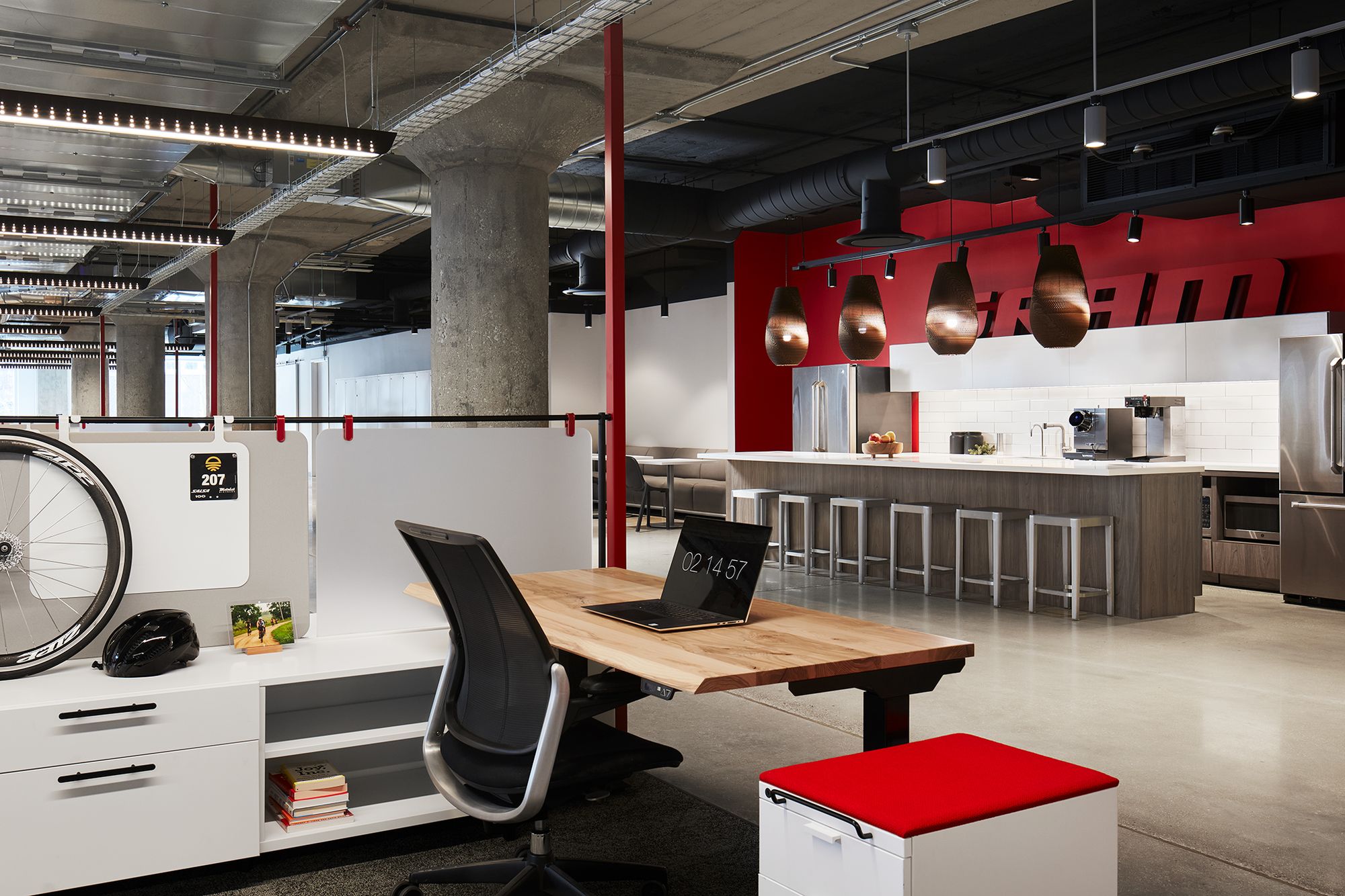 SRAM Offices - Chicago | Office Snapshots