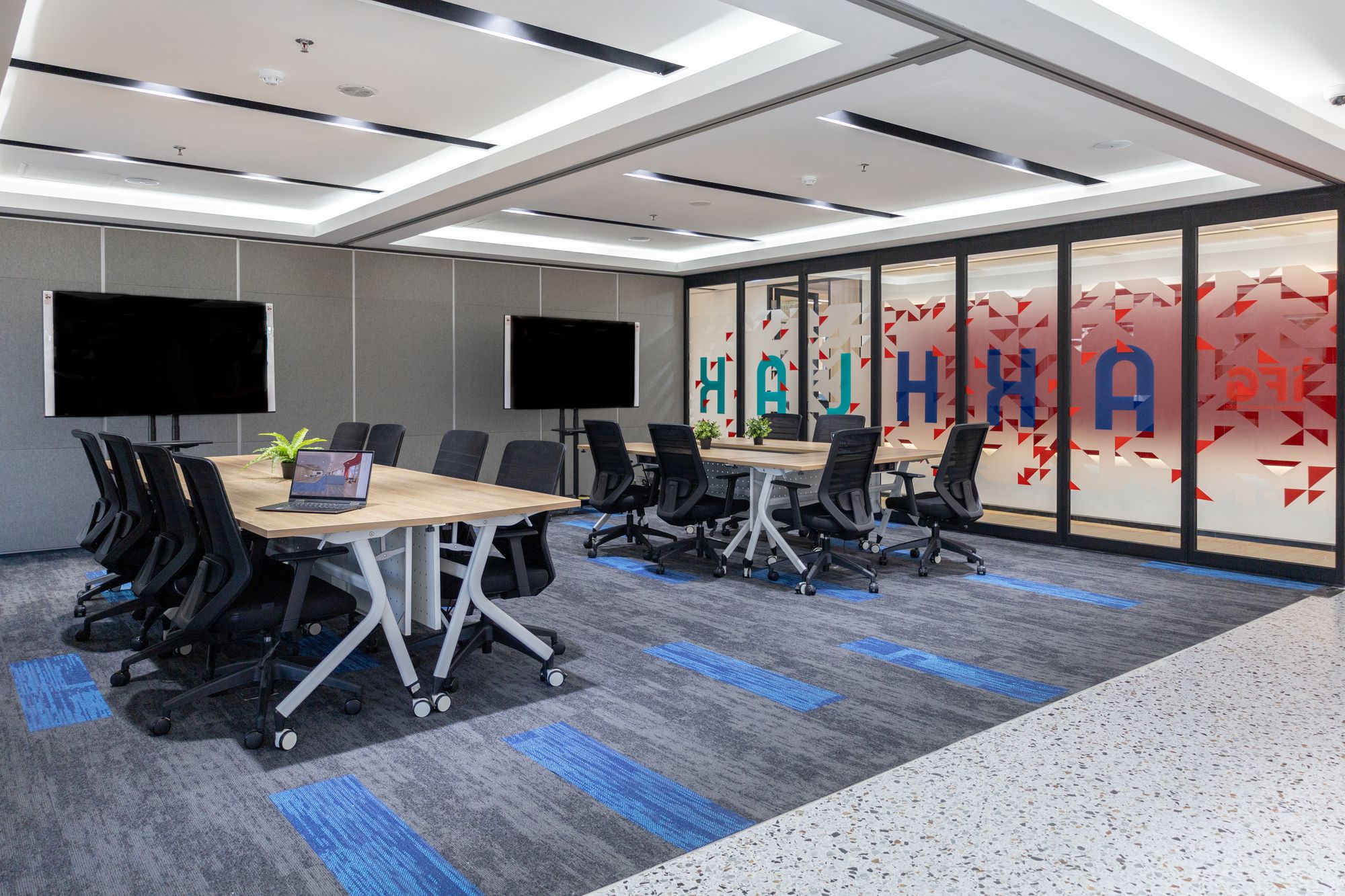 Indonesian Financial Group Offices - Jakarta | Office Snapshots