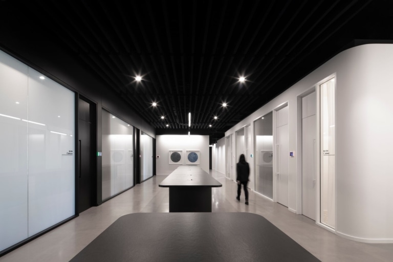 McCarthy Tétrault Law Offices - Montreal | Office Snapshots