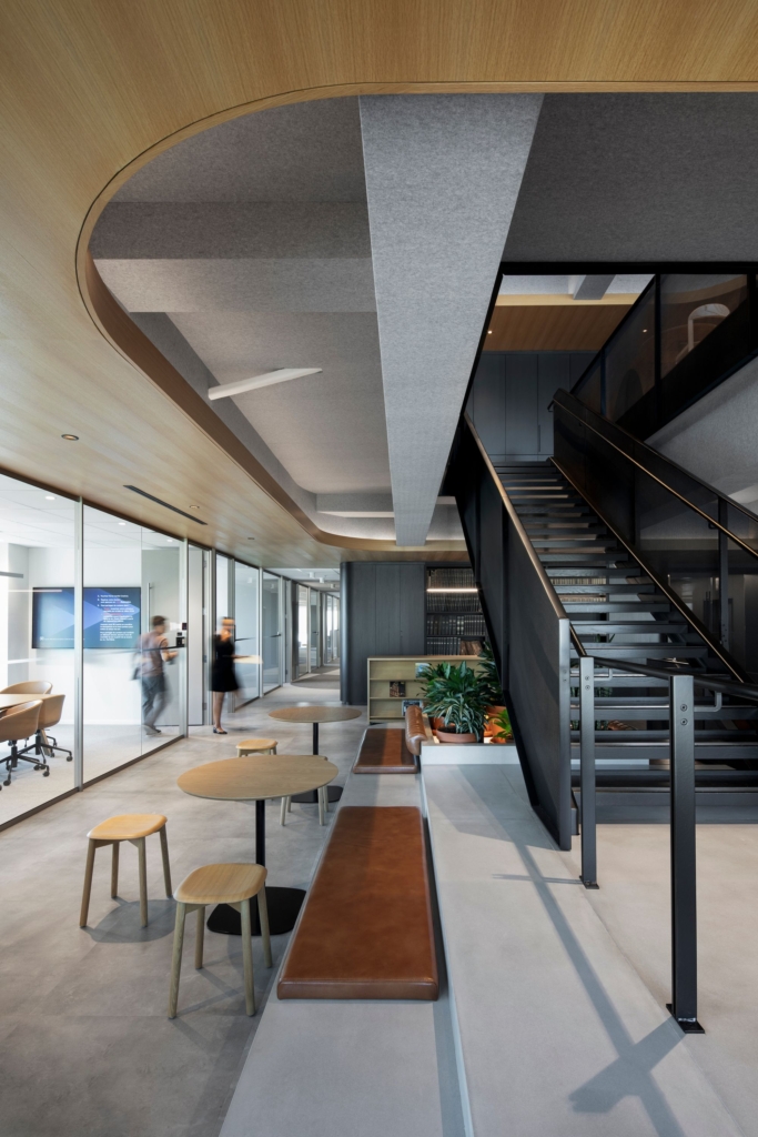 McCarthy Tétrault Law Offices - Montreal | Office Snapshots