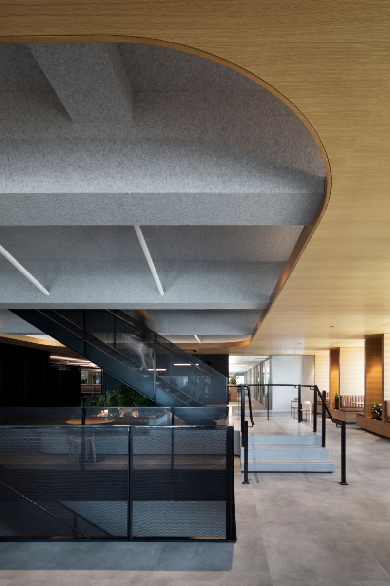 McCarthy Tétrault Law Offices - Montreal | Office Snapshots