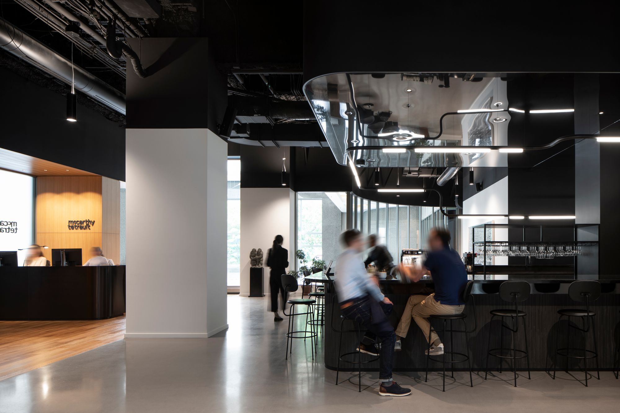 McCarthy Tétrault Law Offices - Montreal | Office Snapshots