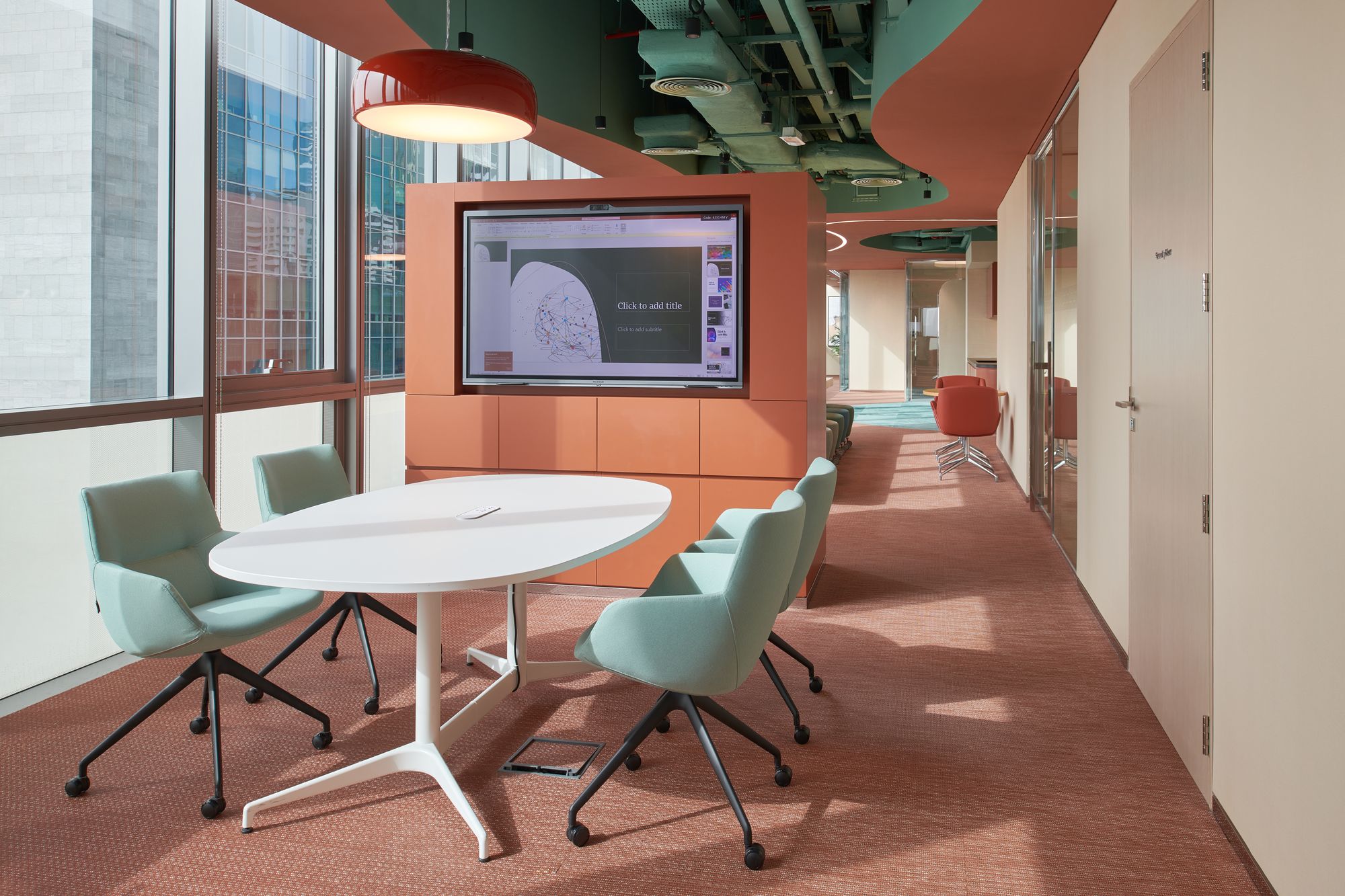 OQT Offices - Dubai | Office Snapshots