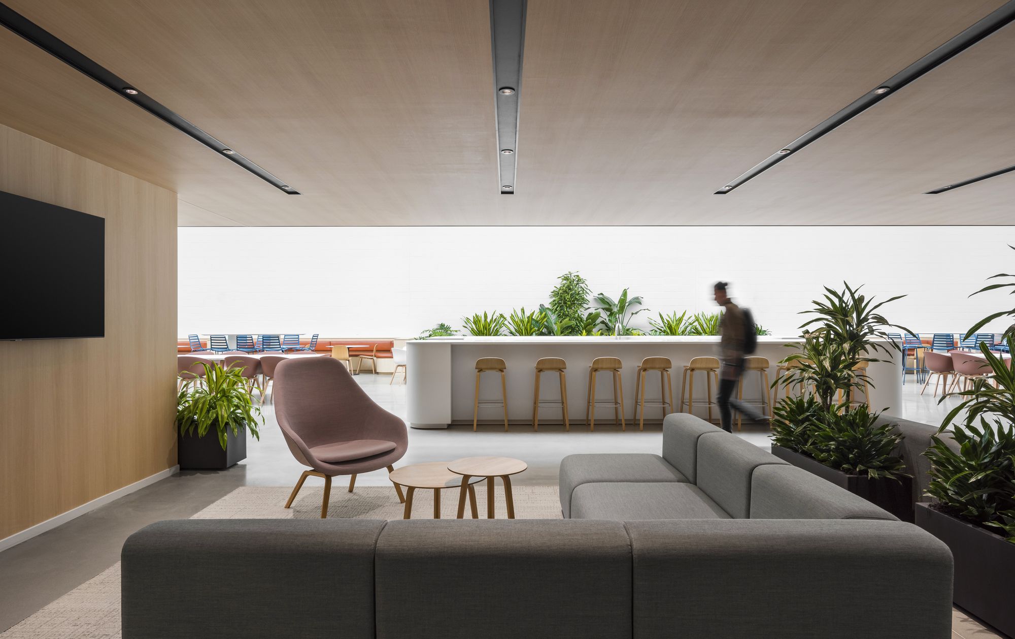 United Auto Parts (UAP) Offices - Montreal | Office Snapshots