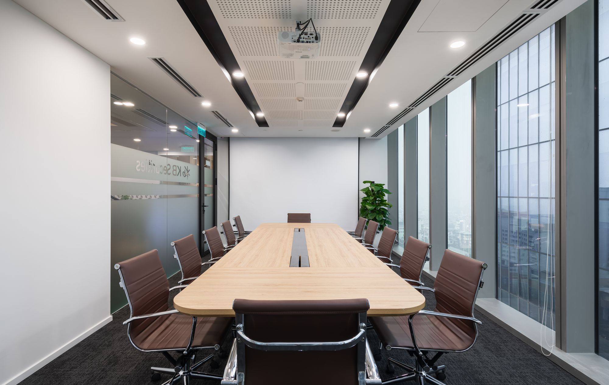 KB Securities Offices - Hanoi | Office Snapshots