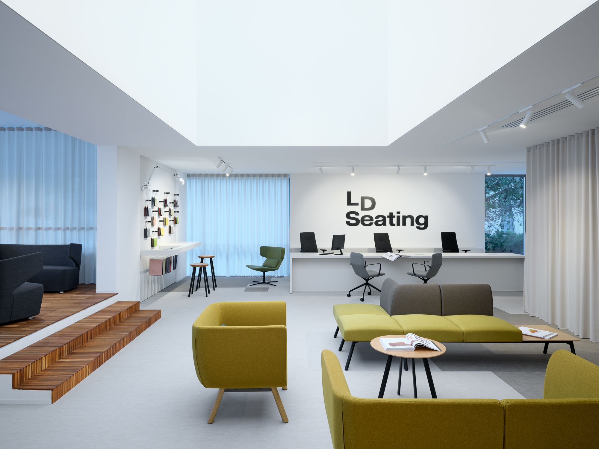 LD Seating Showroom - Prague | Office Snapshots
